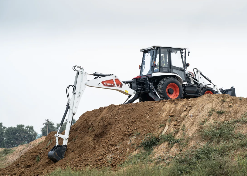 Ficha técnica do Retroescavadeira Bobcat B760 - Popagro