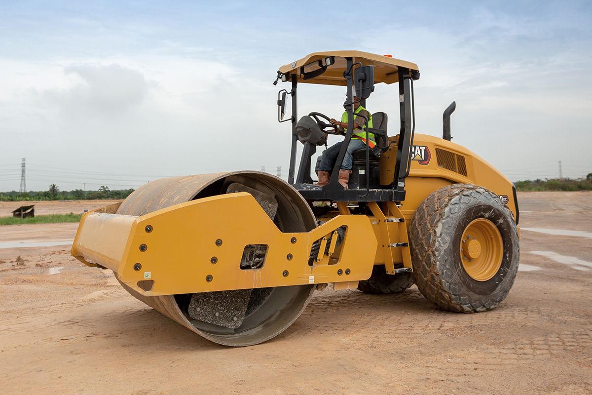 Ficha técnica do Rolo Compactador Caterpillar CS10 GC (Tier 3) - Popagro