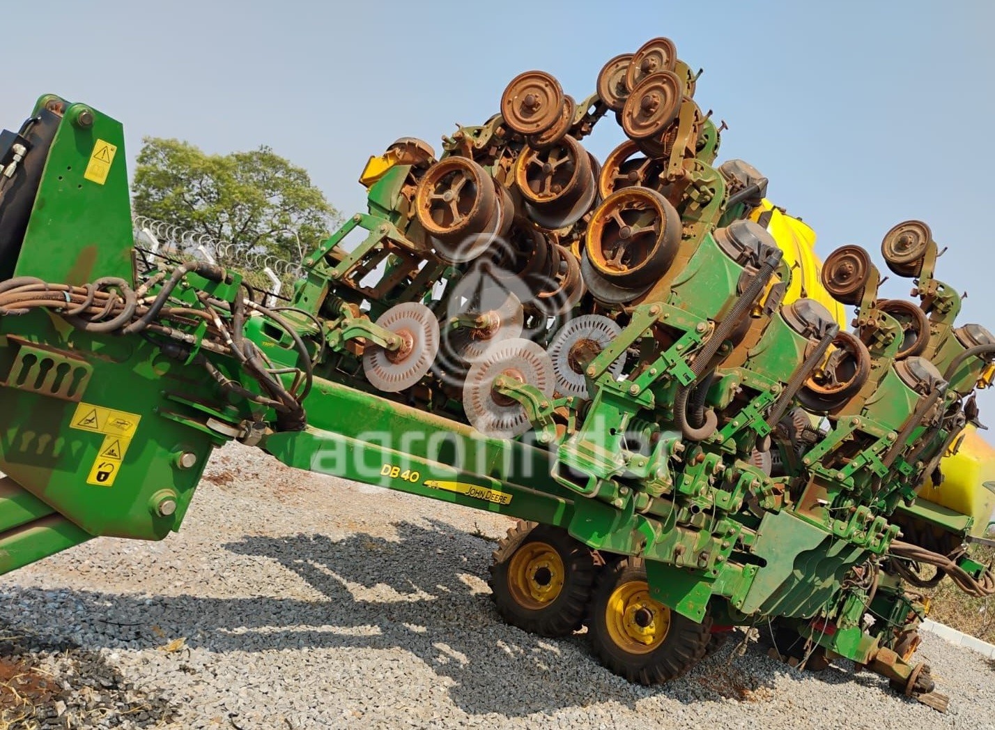 Plantadeira John Deere DB40 ano 2022 2022, Comprar por R$ 1590000, GO ...