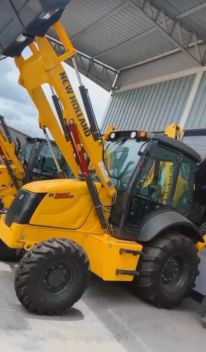 Retroescavadeira New Holland B95B ano 2023 2023, Comprar por R$ 435000 ...