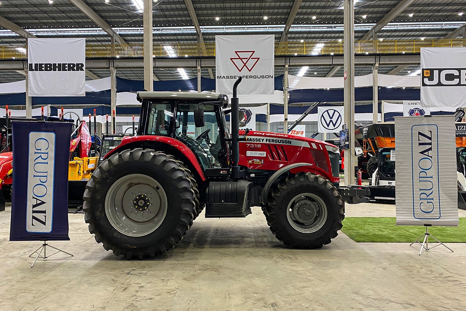 Trator Agrícola Massey Ferguson MF 7318 Dyna-3 Dual - Campinas/SP ...