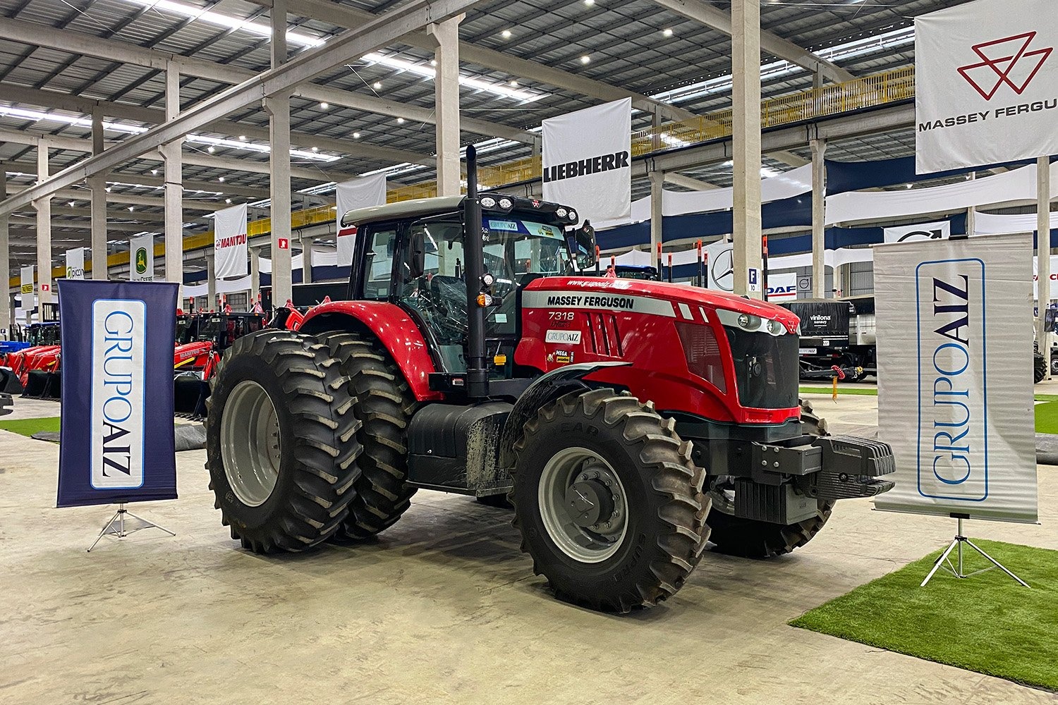 Trator Agrícola Massey Ferguson MF 7318 Dyna-3 Dual - Campinas/SP ...