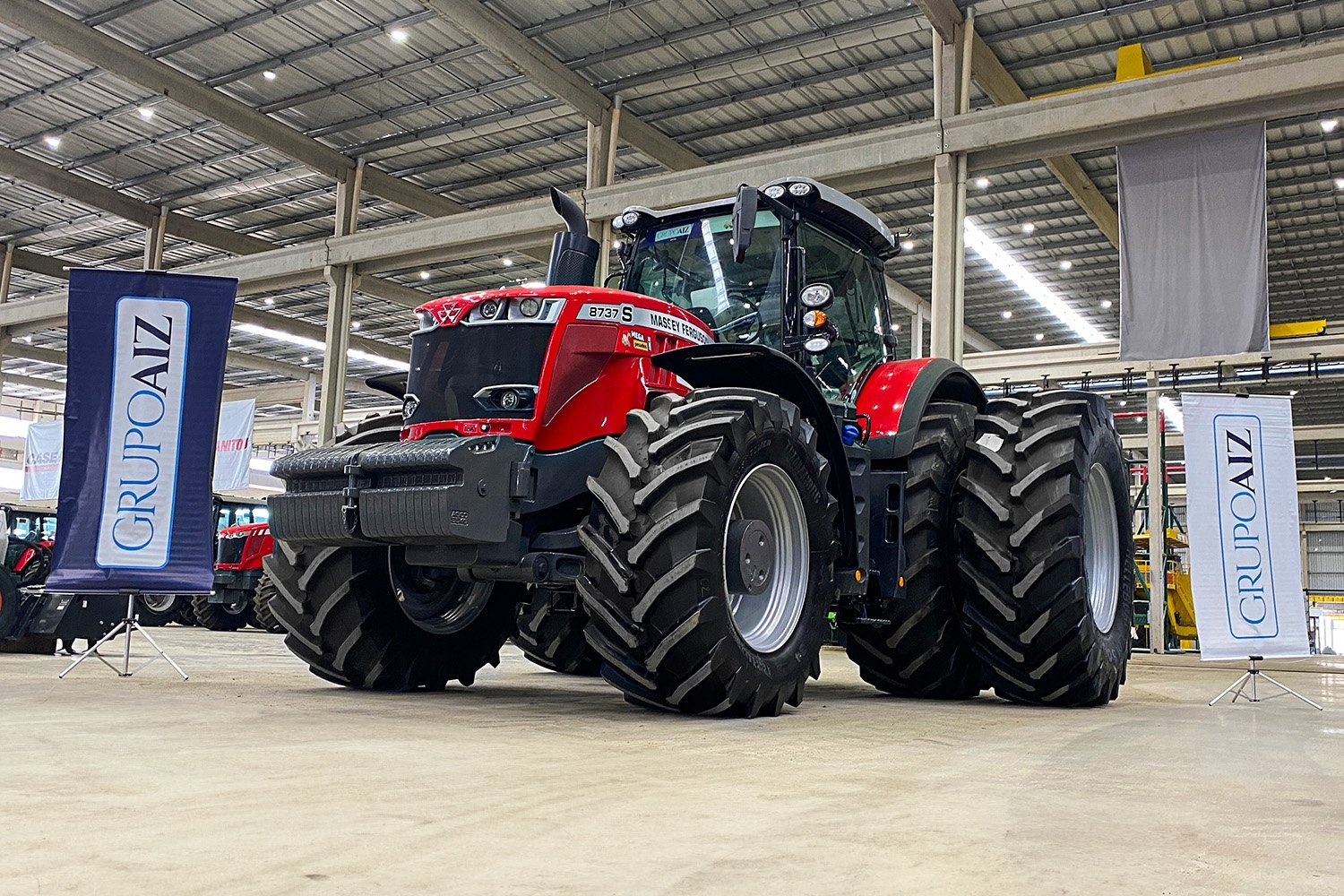 Trator Agrícola Massey Ferguson MF 8737S Dyna-VT - Nova Lima/MG ...