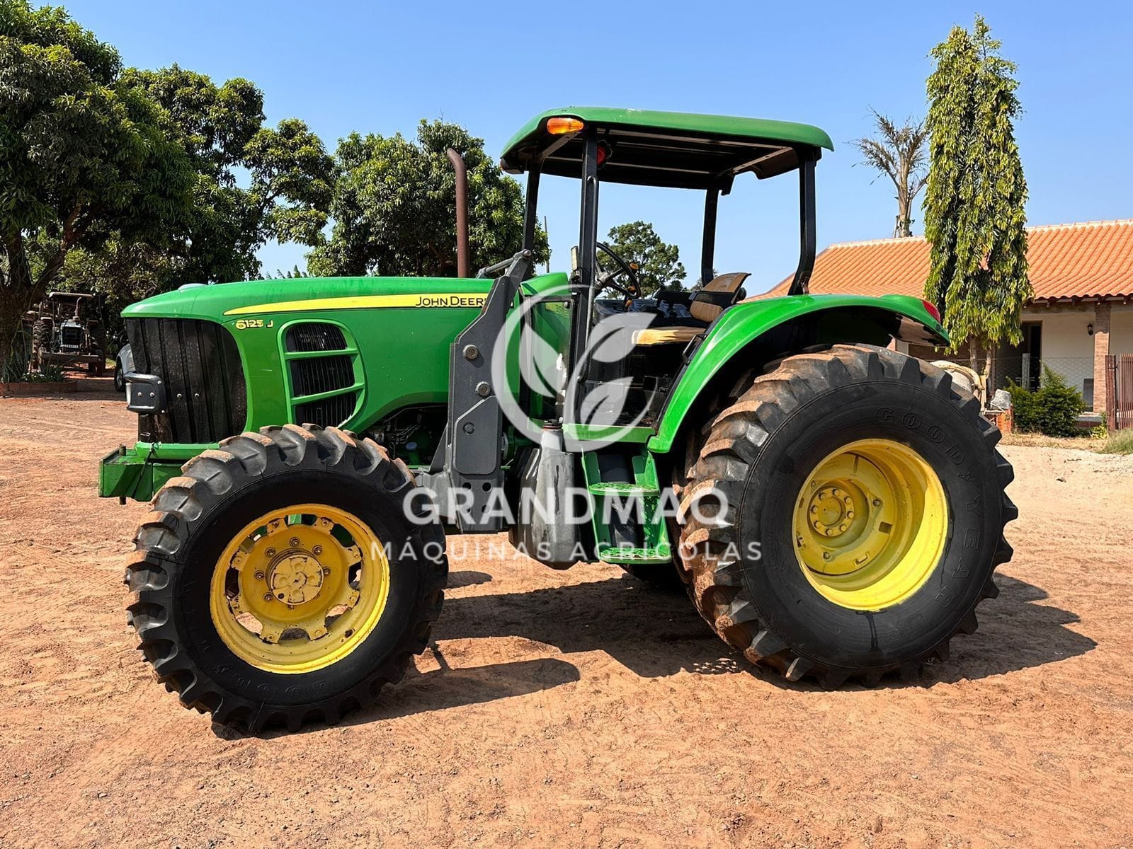 TRATOR JD 6125j ANO 2011 - PR - John Deere - Tratores - Máquinas ...