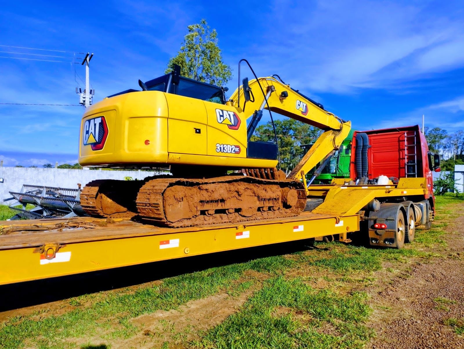 Escavadeira Caterpillar - Modelo: CAT 313D2GC - Ano 2021 - MS ...