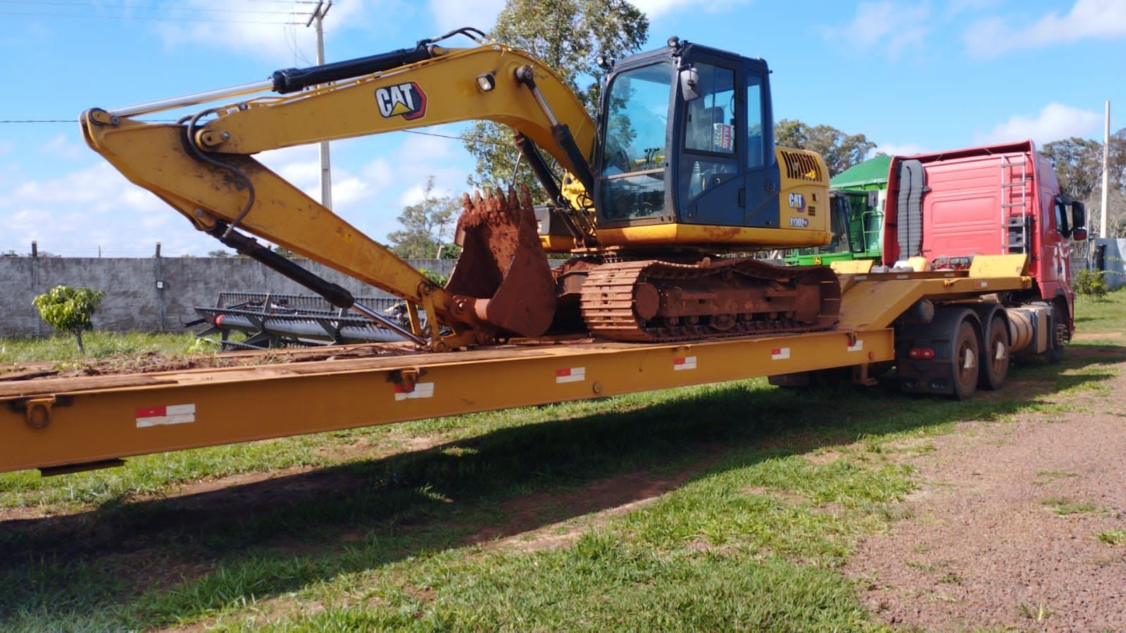 Escavadeira Caterpillar - Modelo: CAT 313D2GC - Ano 2021 - MS ...