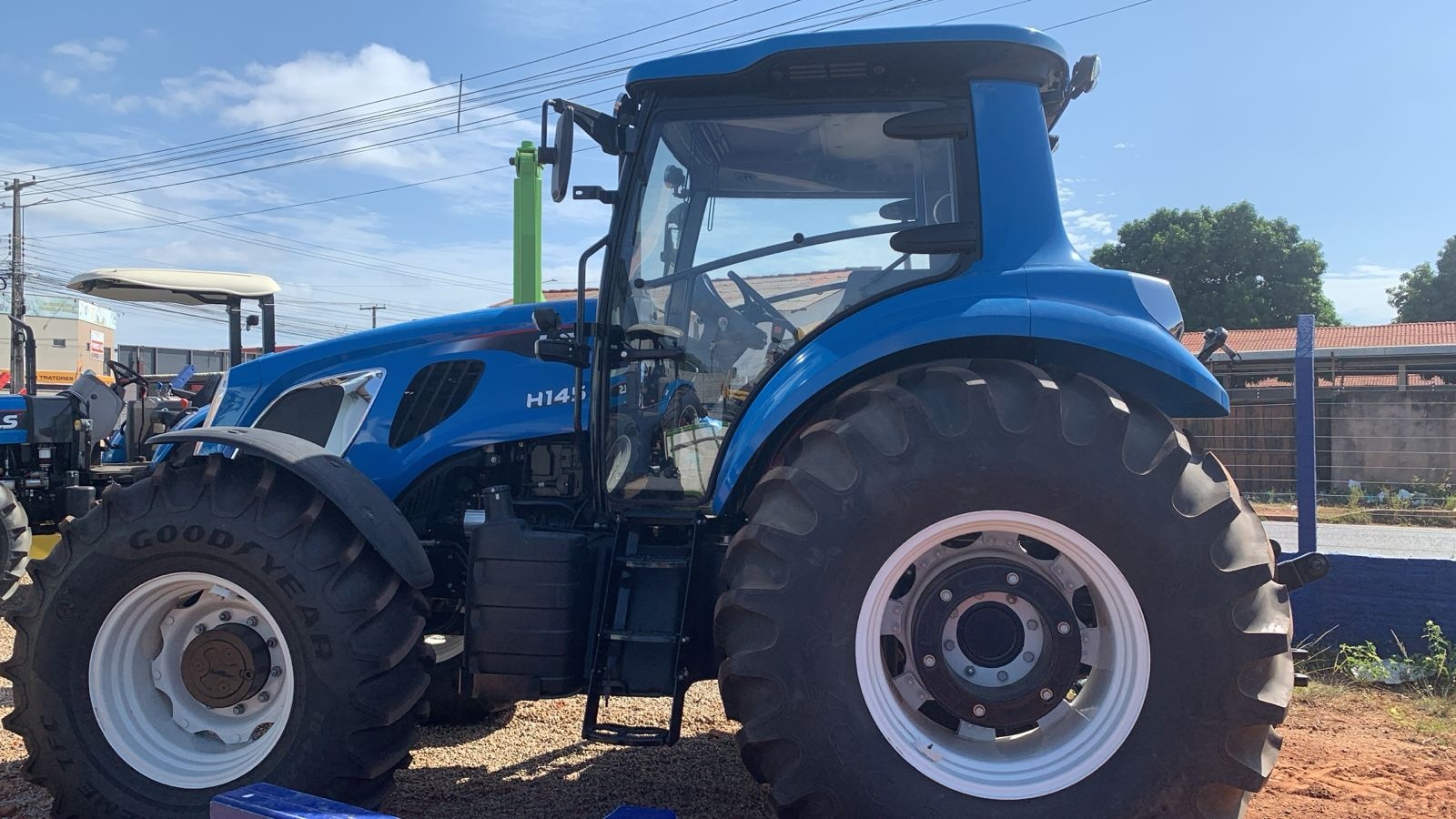 Trator LS Tractor H145 CAB ano 2024 2024, Comprar por R$ 585000, Boa ...