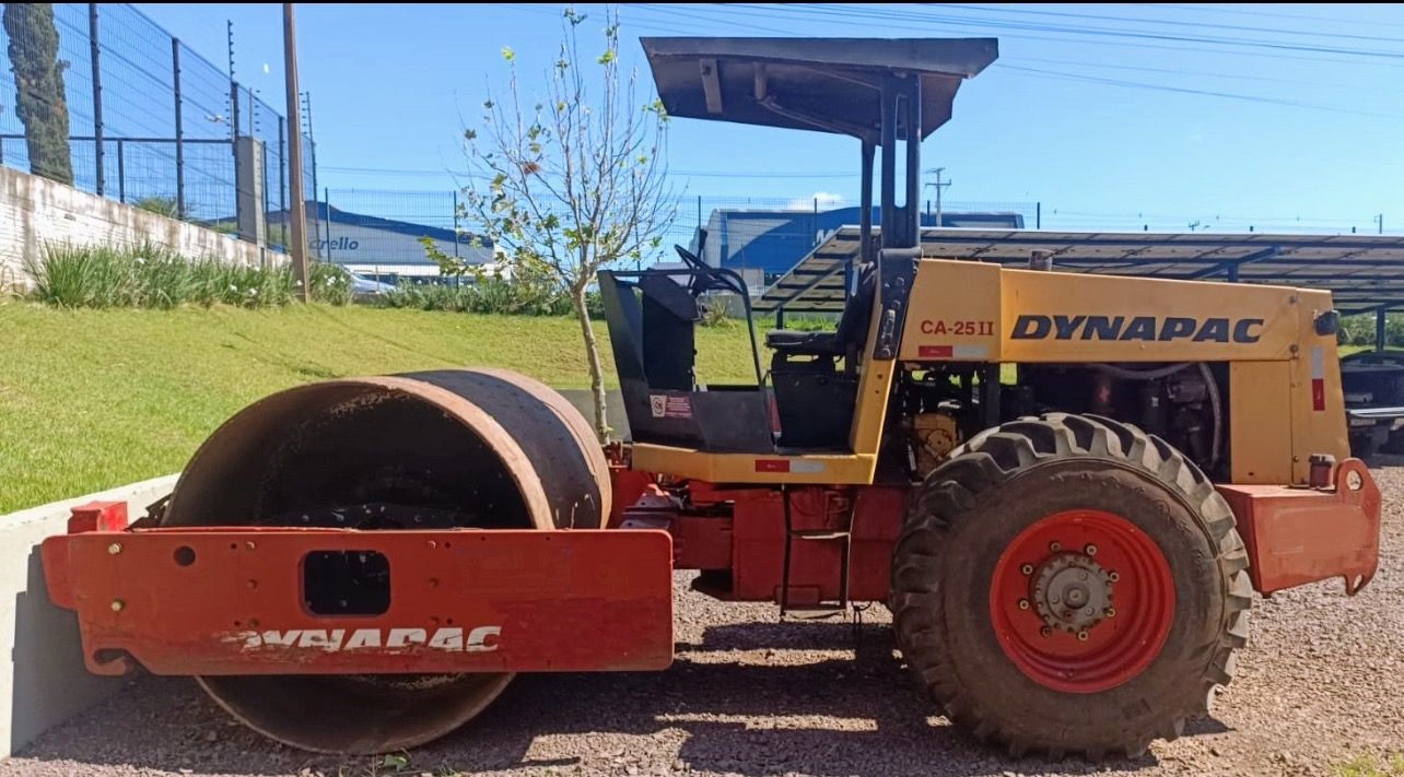 Rolo Compactador Dynapac CA25 ano 2001 com kit Pata / Liso 2001 ...